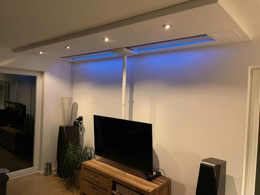Gallery | ScreenTrain® | Mobile TV ceiling mount